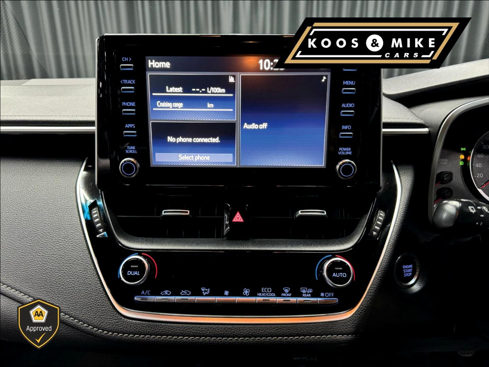 TOYOTA COROLLA HATCH 1.2T Xr CVT - Koos and Mike