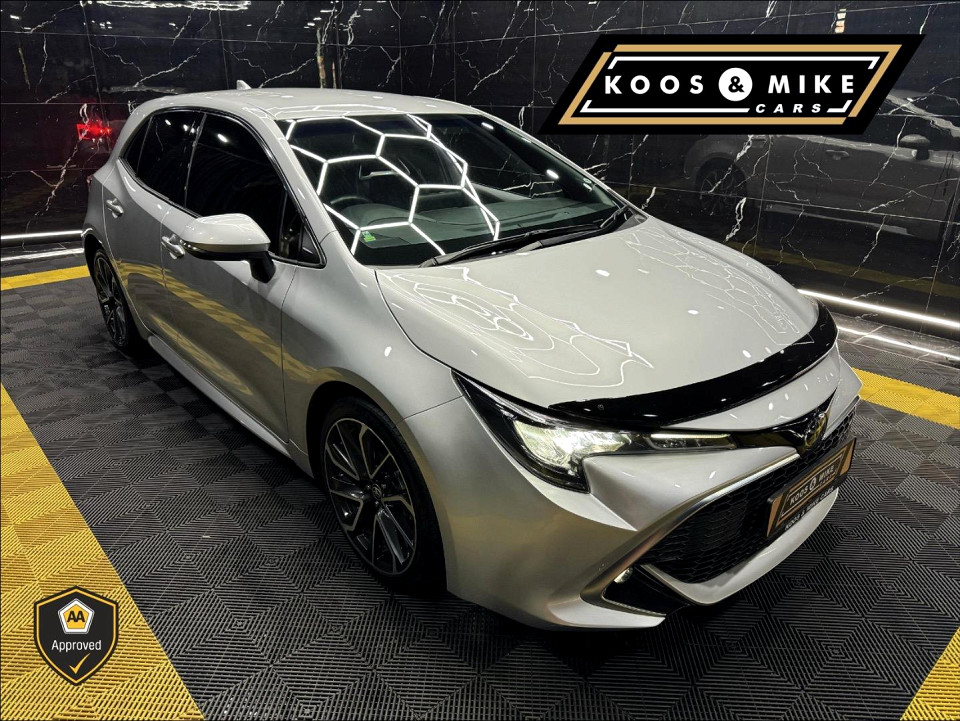 TOYOTA COROLLA HATCH 1.2T Xr CVT - Koos and Mike