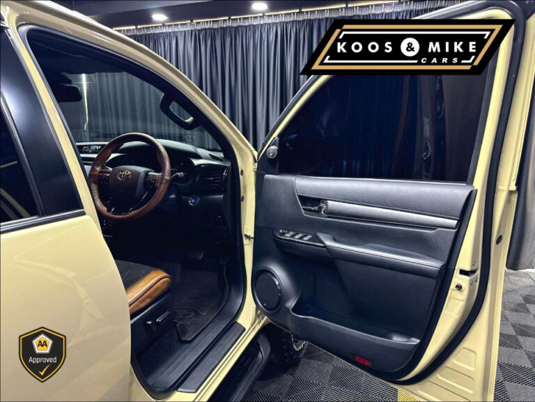 TOYOTA HILUX 2.8 GD-6 RB LEGEND 6AT DC - Koos and Mike